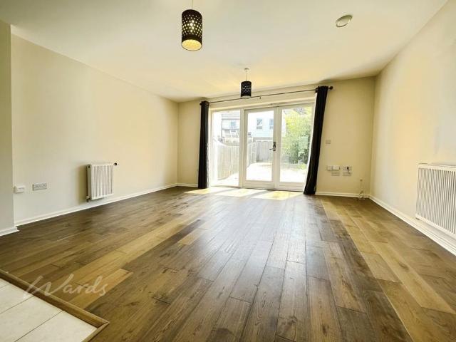 3 bedroom semi detached house to rent