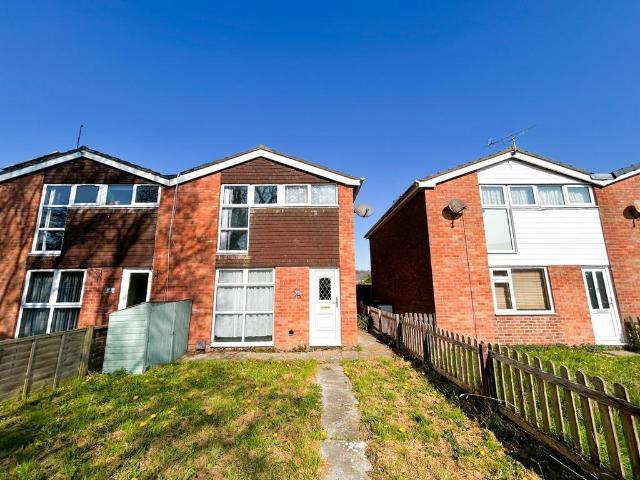 3 bedroom semi detached house to rent