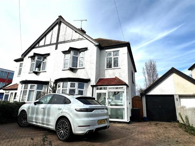 3 bedroom semi detached house to rent