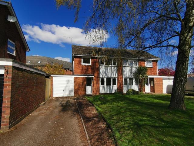 3 bedroom semi detached house to rent