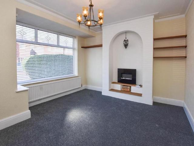 3 bedroom semi detached house to rent