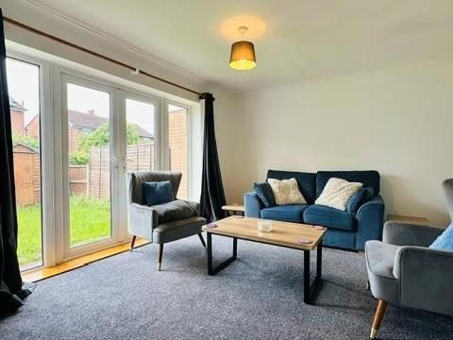 3 bedroom semi detached house to rent