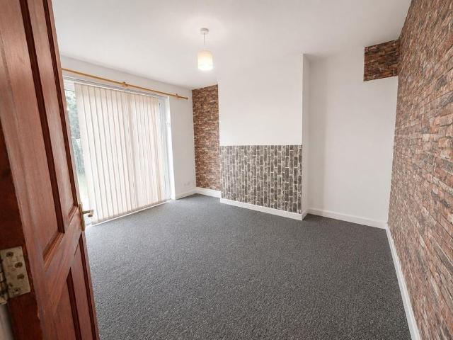 3 bedroom semi detached house to rent