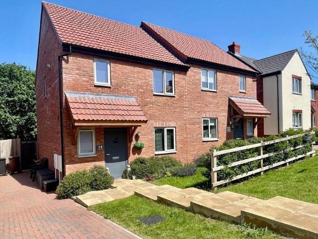 3 bedroom semi detached house to rent