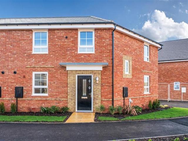 3 bedroom semi detached house to rent