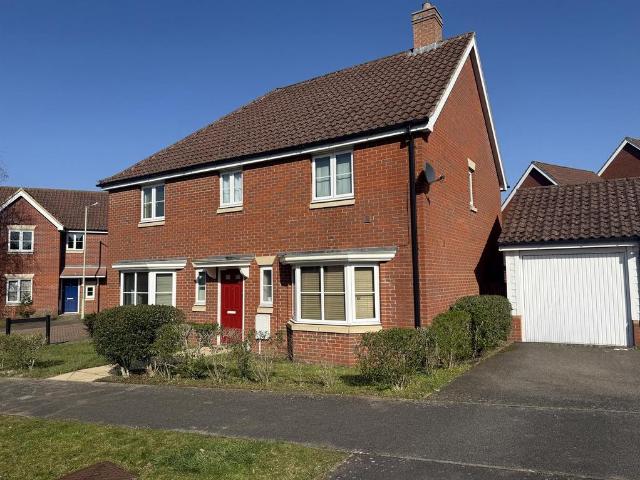 3 bedroom semi detached house to rent
