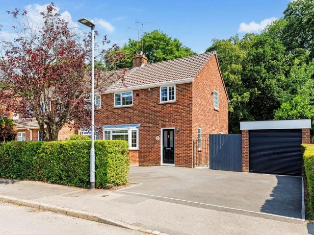 3 bedroom semi detached house to rent