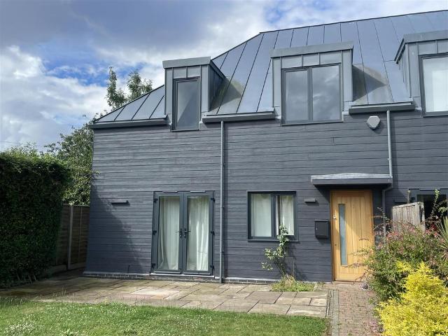 3 bedroom semi detached house to rent
