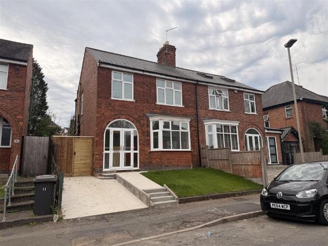 3 bedroom semi detached house to rent