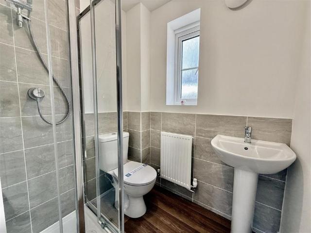 3 bedroom semi detached house to rent