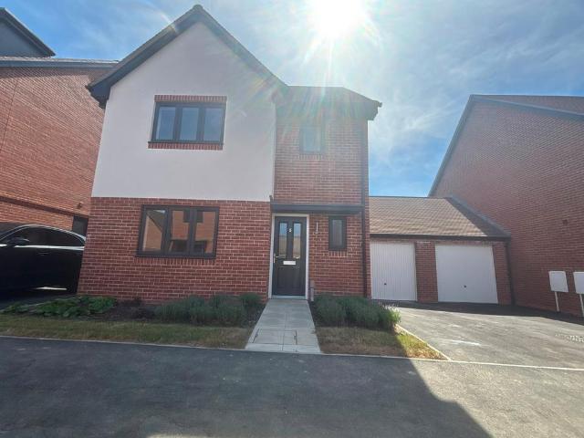 3 bedroom semi detached house to rent