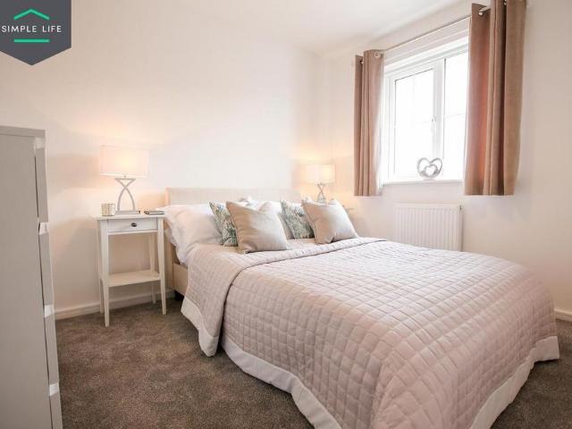 3 bedroom semi detached house to rent