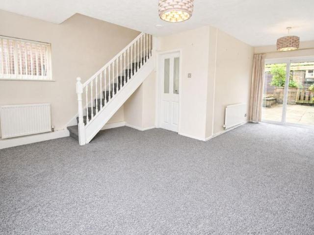 3 bedroom semi detached house to rent