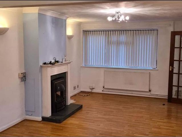 3 bedroom semi detached house to rent
