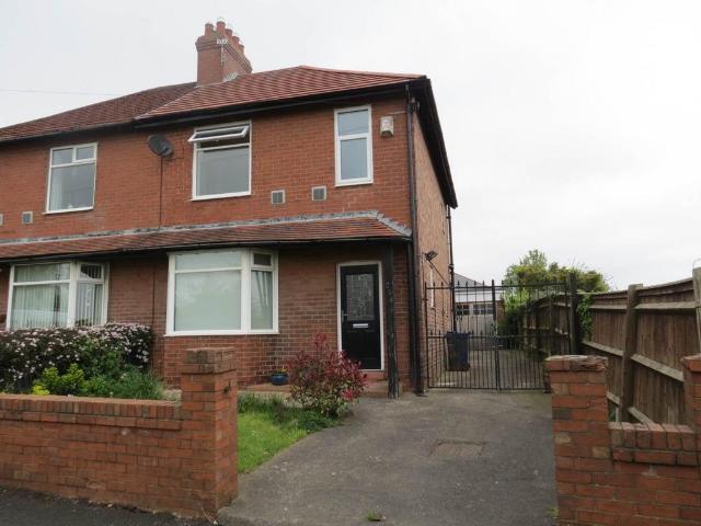 3 bedroom semi detached house to rent