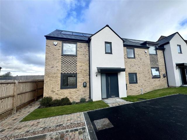 3 bedroom semi detached house to rent