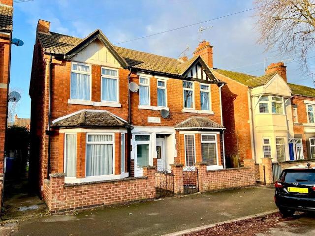 3 bedroom semi detached house to rent