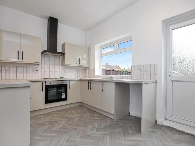 3 bedroom semi detached house to rent