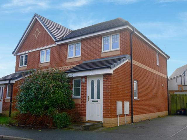 3 bedroom semi detached house to rent