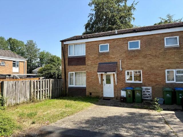3 bedroom semi detached house to rent