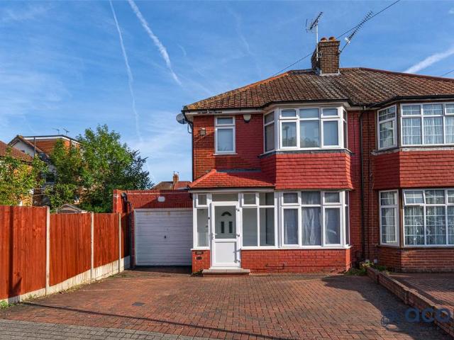 3 bedroom semi detached house to rent