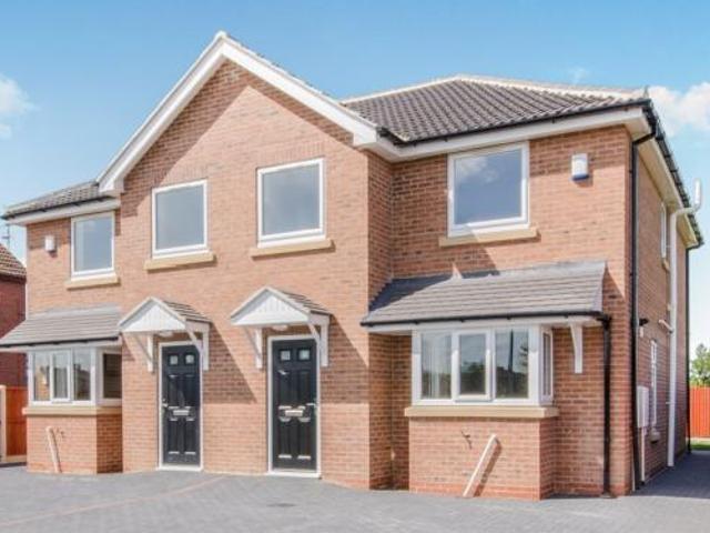 3 bedroom semi detached house to rent