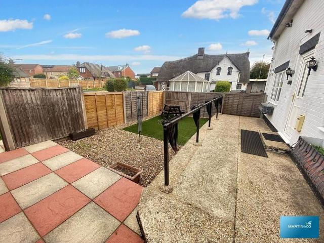 3 bedroom semi detached house to rent