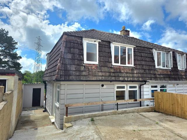 3 bedroom semi detached house to rent