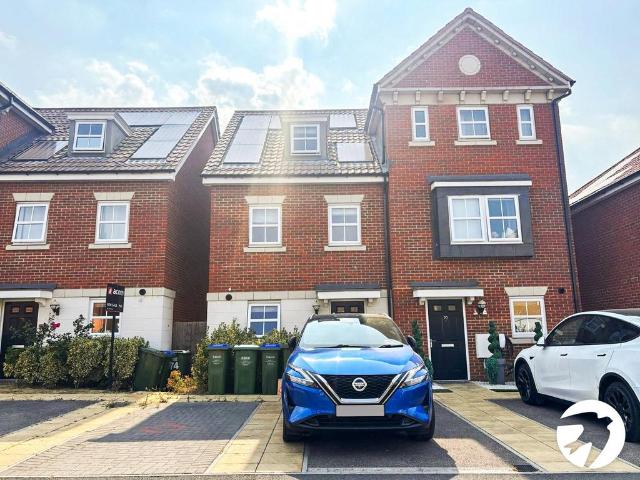 3 bedroom semi detached house to rent