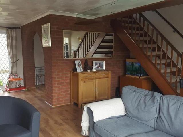 3 bedroom semi detached house to rent