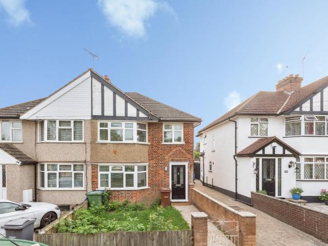 3 bedroom semi detached house to rent