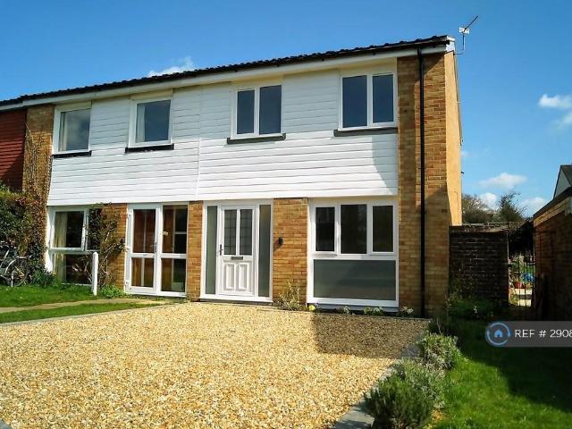 3 bedroom semi detached house to rent