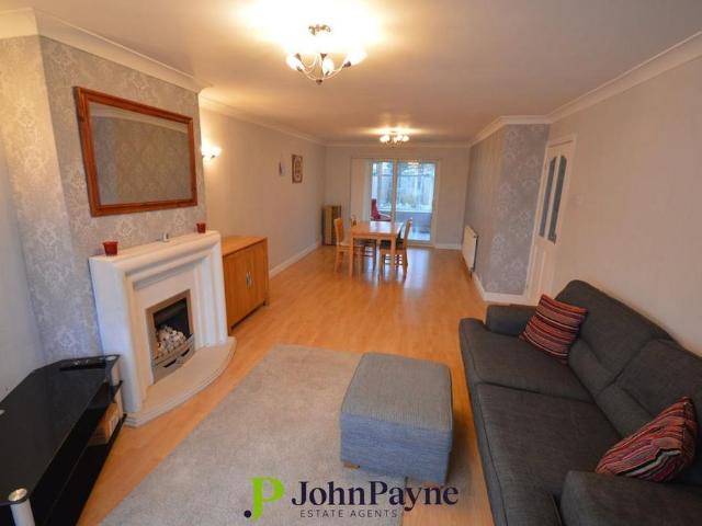3 bedroom semi detached house to rent