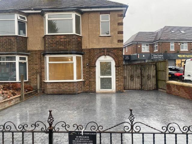 3 bedroom semi detached house to rent