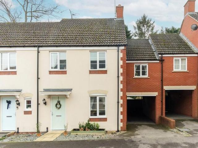 3 bedroom semi detached house to rent