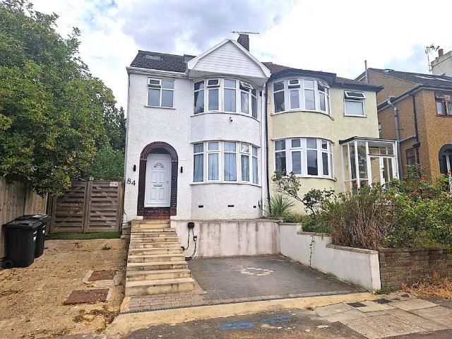 3 bedroom semi detached house to rent