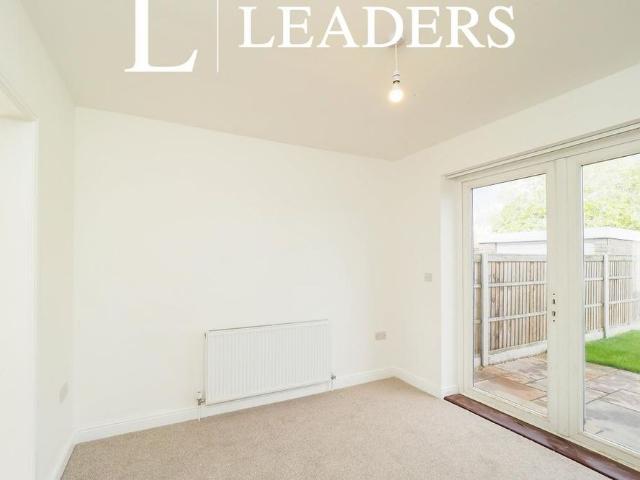 3 bedroom semi detached house to rent