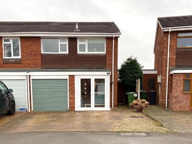 3 bedroom semi detached house to rent