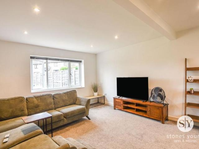 3 bedroom semi detached house to rent
