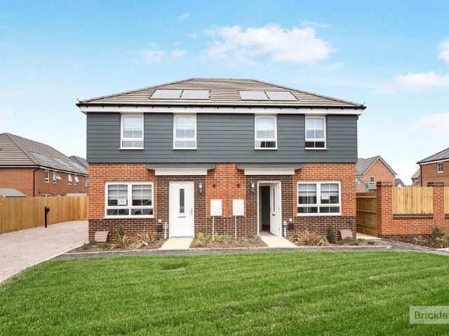 3 bedroom semi detached house to rent