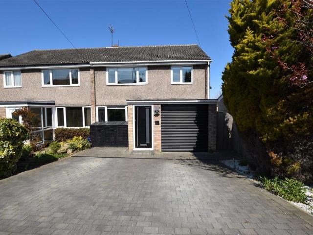3 bedroom semi detached house to rent