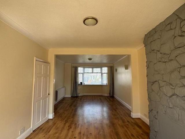 3 bedroom semi detached house to rent