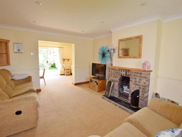 3 bedroom semi detached house to rent