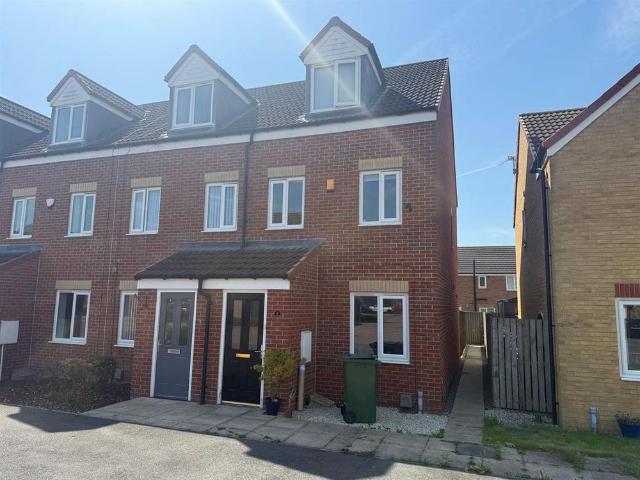 3 bedroom semi detached house to rent