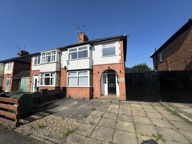 3 bedroom semi detached house to rent