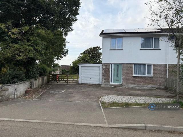 3 bedroom semi detached house to rent