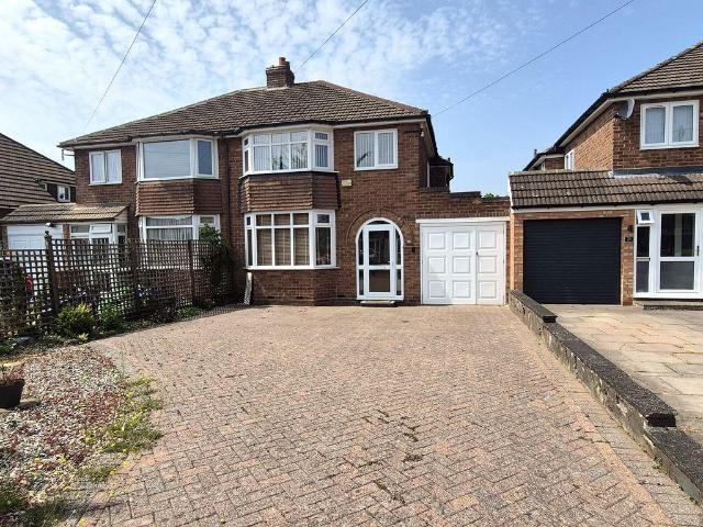 3 bedroom semi detached house to rent
