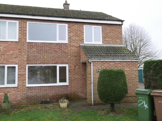 3 bedroom semi detached house to rent