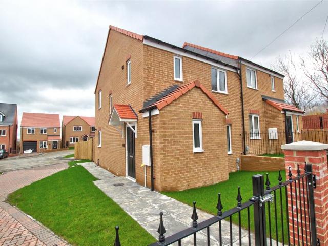 3 bedroom semi detached house to rent