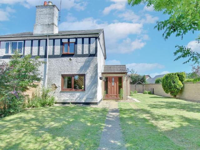 3 bedroom semi detached house to rent